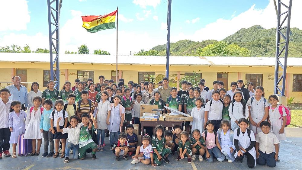 Elon Musk destaca que Star Link conecta escuelas de Bolivia con ...