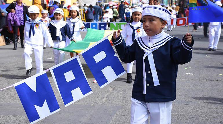 La Paz: Empiezan los desfiles en conmemoración por el Día del Mar, tome ...